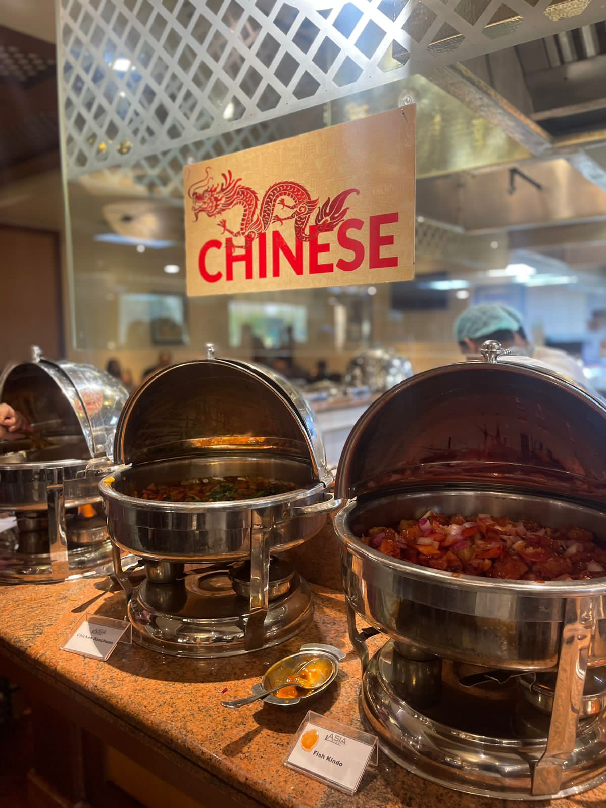 Unwinding the right way at Sunday Munch - Avari Towers, Asia Live ...